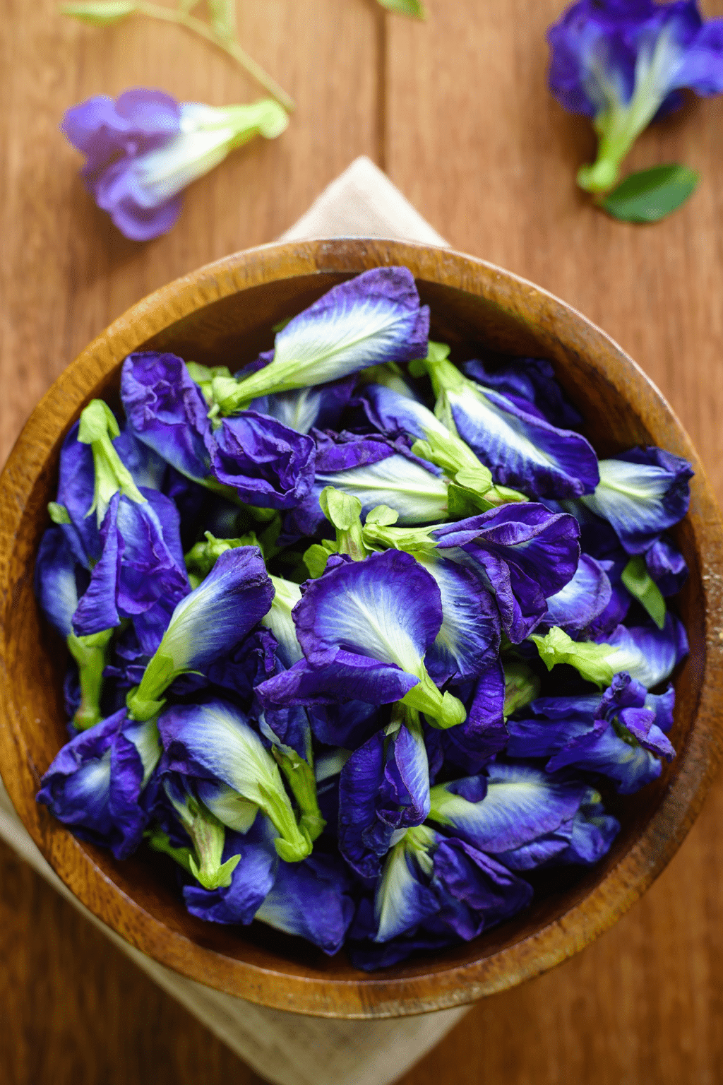 Butterfly Pea Flower in Cocktails: What It Is and How to Use It