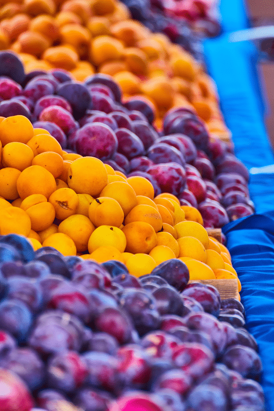 How to Use Fresh Fruit in Cocktails: A Bartender’s Seasonal Cheat Sheet